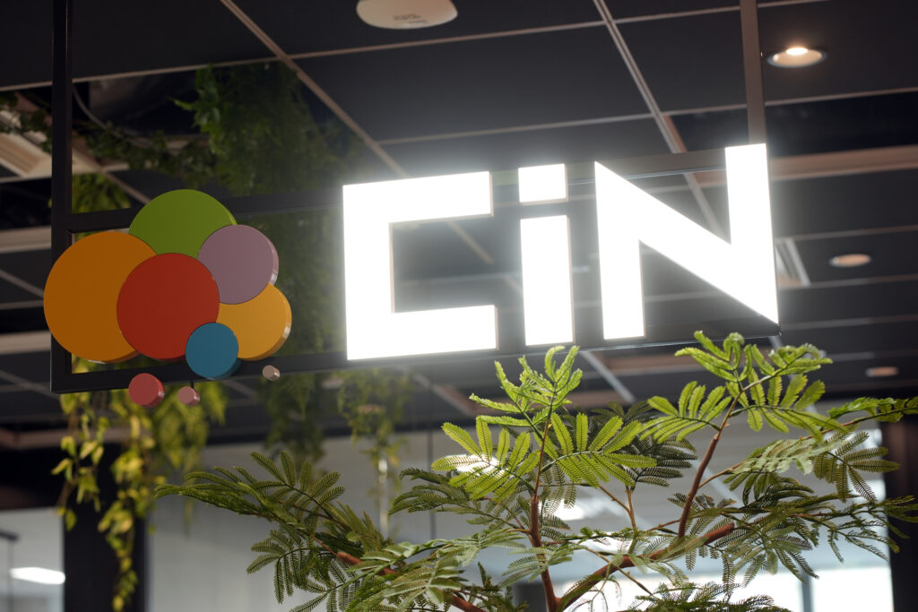 3つの拠点をワンフロアに統合！より機能的で快適なオフィス環境を目指して東京本社リニューアルオープン | 株式会社 CIN GROUP（シーアイエヌグループ）